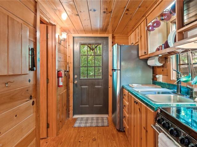 157 Wolf Trail