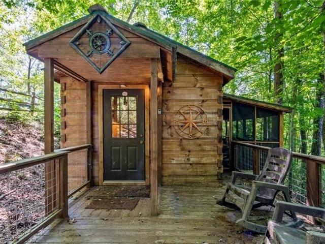 157 Wolf Trl, McGrady, NC 28649