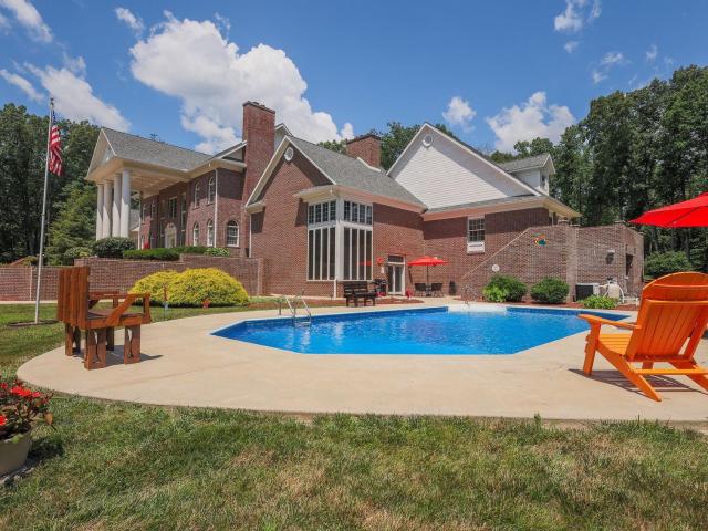 157 The Woods, Bedford, IN