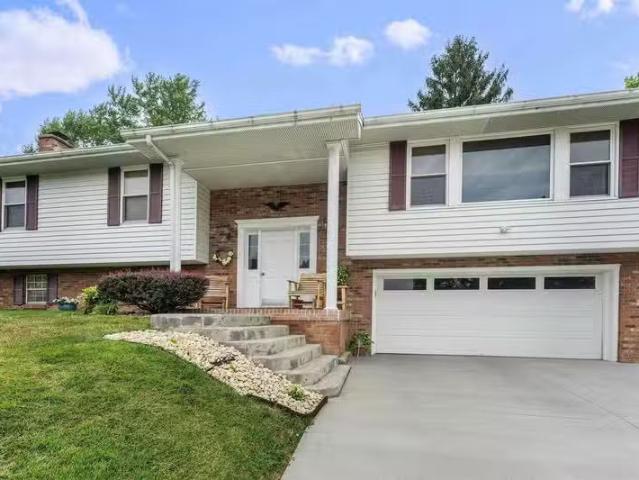 157 Village Drive, Bridgeport, WV 26330 654137320