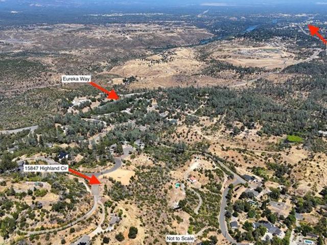 15847 Highland Cir, Redding, CA 96001