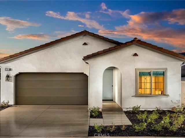 1584 Sunpark Dr, Beaumont, CA 92223