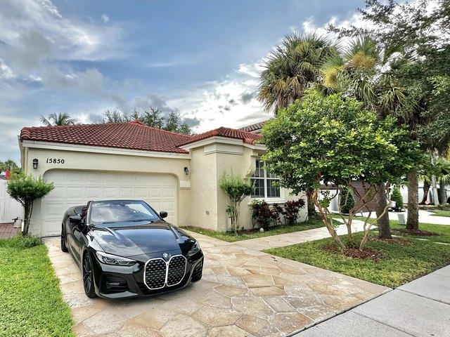 15850 NW 11th St, Pembroke Pines, FL 33028