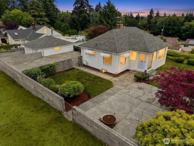 15852 7th Ave SW, Seattle, WA 98166