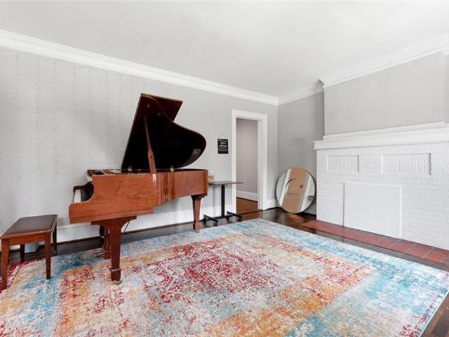 1585 Olympian Circle SW