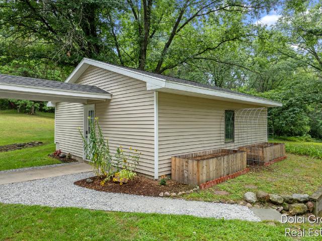 1585 Clinton Lane
