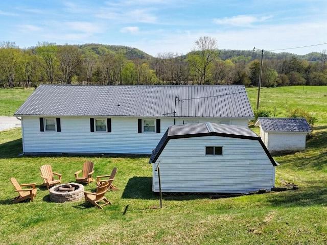 1585 Hill Road