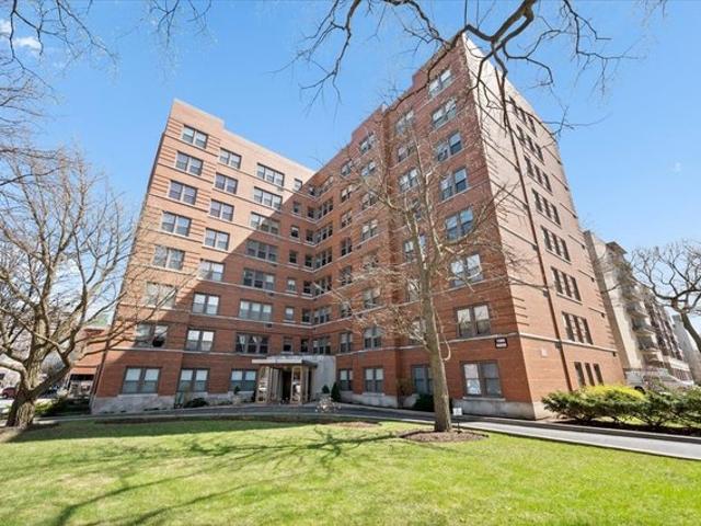 1585 Ridge Ave Apt 705, Evanston, IL 60201