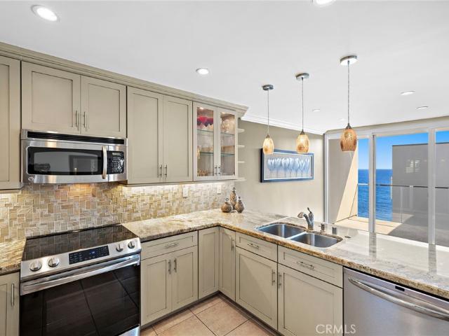1585 S Coast 65