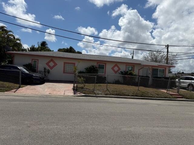 1585 W 36th St, West Palm Beach, FL 33404