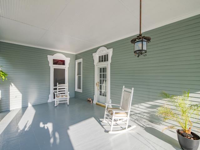 1586 Main St