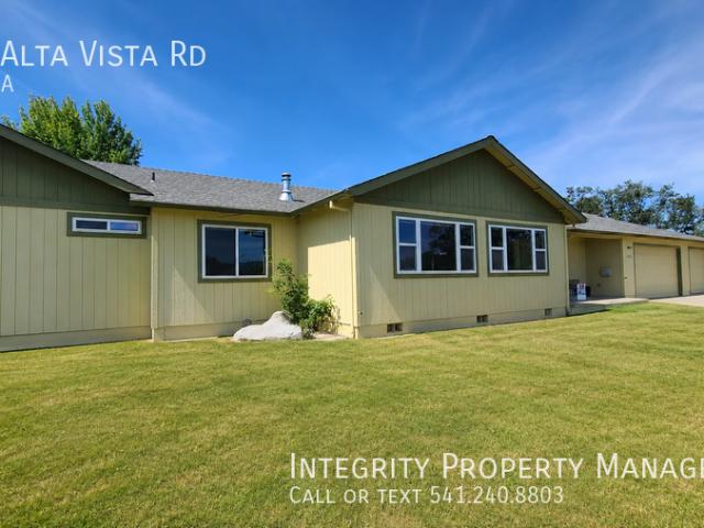 1586 Alta Vista Rd, 3 beds, 2 full baths