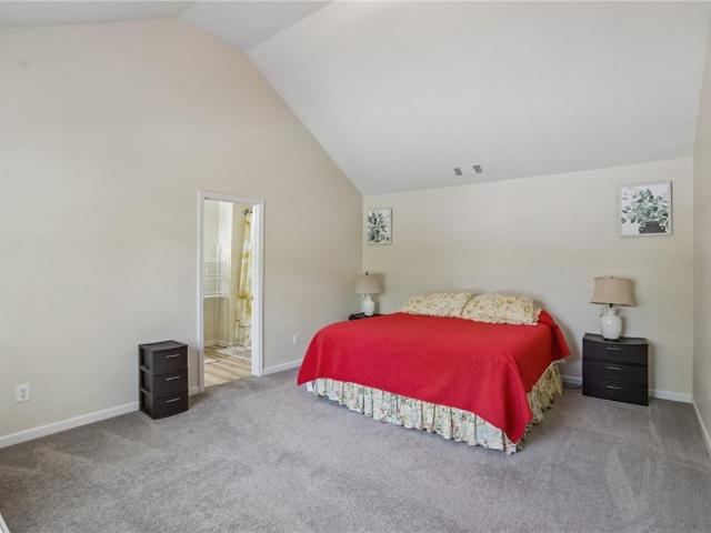 1586 Rice Square