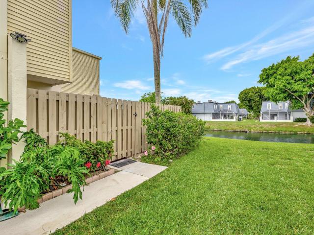 1586 Shaker Cir, Wellington, FL 33414 | MLS #R11169 | Compass