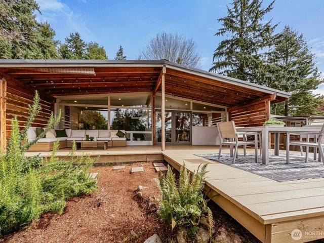1586 th Ave NE, Shoreline, WA 98155