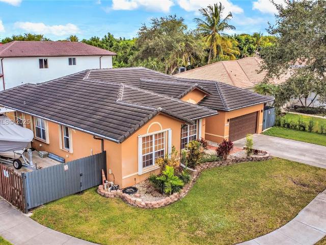 15875 SW 149th Ln, Miami, FL 33196 | MLS #A11923