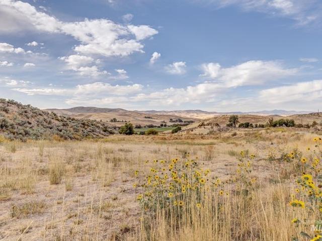 1587 Gentry Ln, Weiser, ID 83672
