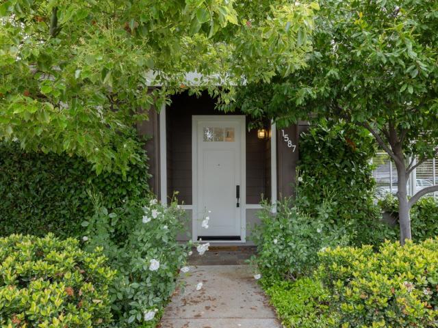 1587 Kentfield Avenue