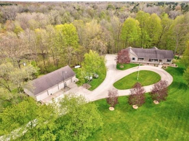 1588 Boy Scout Rd, Caro, MI 48723
