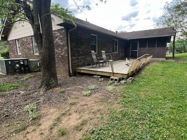 1588 hwy 116
