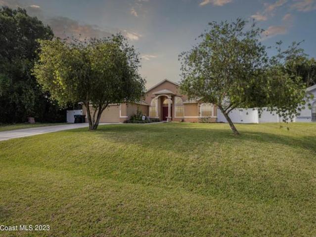 1588 Raymore St, Palm Bay, FL 32907