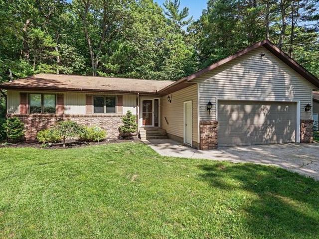 15892 nd Ave, Spring Lake, MI 49456