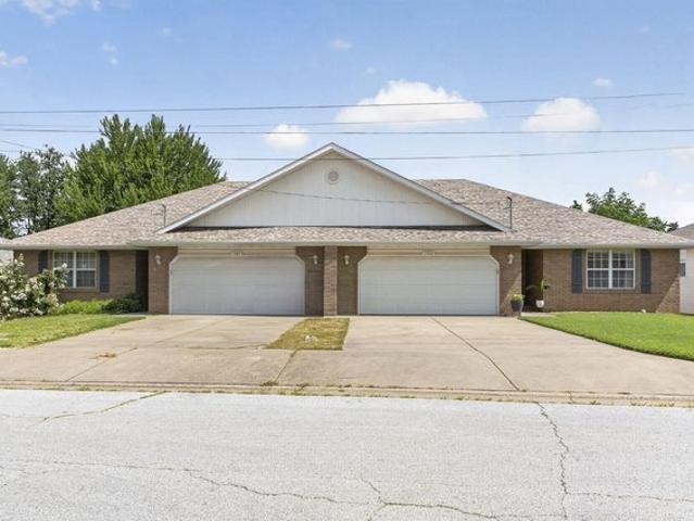 1589 E Redrex St, Springfield, MO 65804