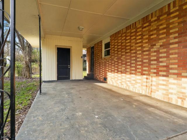 1589 whitney ave