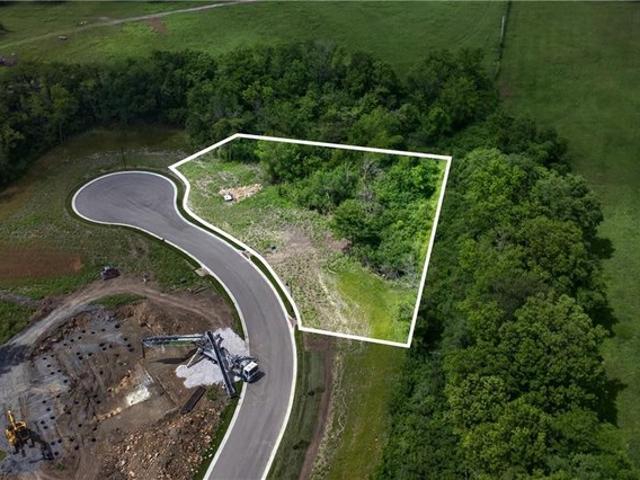 15803 Argyle Dr, Loch Lloyd, MO 64012