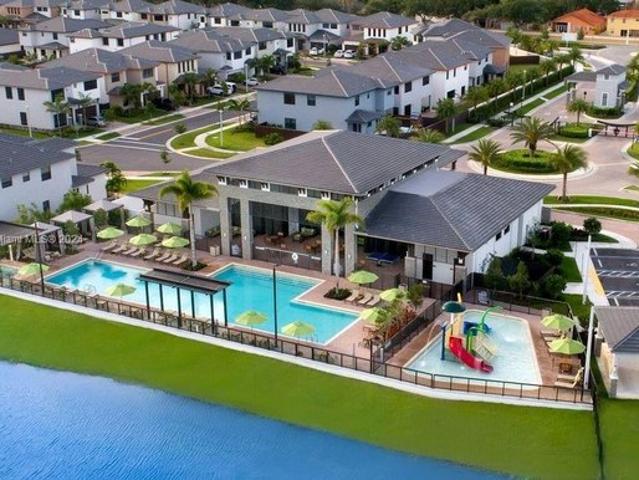 15800 NW 88th Ave, Miami Lakes, FL 33018