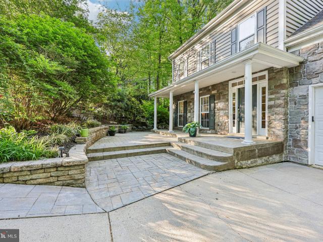 15804 Corwin Pl, Dumfries, VA 22025 | MLS #VAPW2117 | Compass