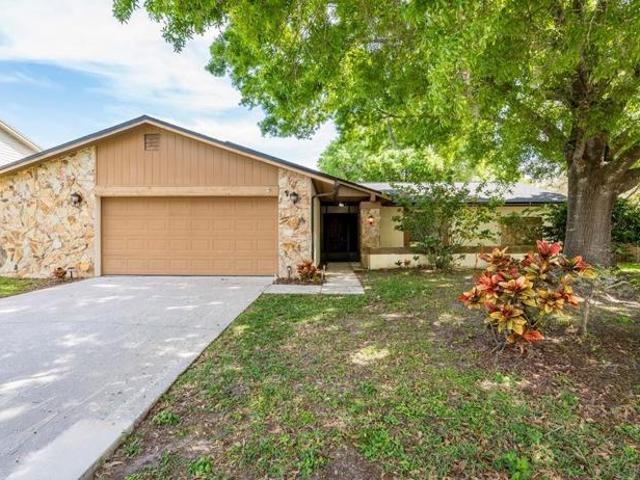 15805 Countrybrook St, Tampa, FL 33624