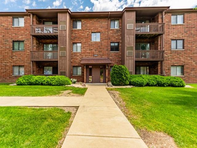 15805 Peggy Ln, Oak Forest, IL 60452