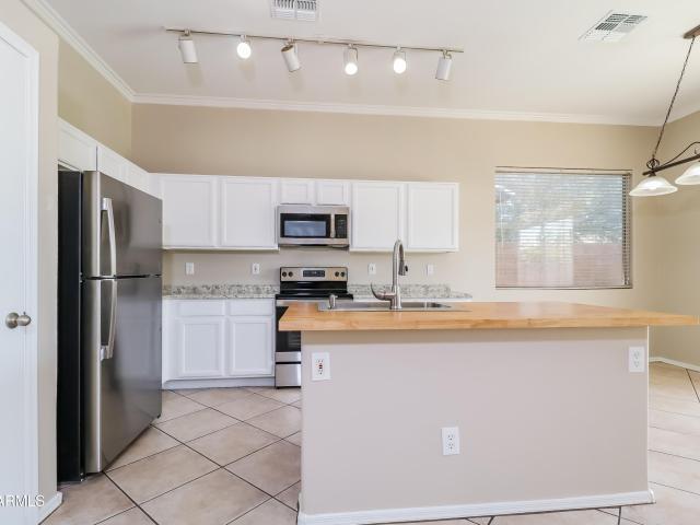 15806 N 136TH Lane