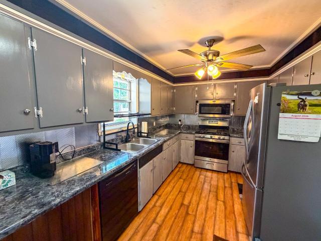 1580 magnolia cir