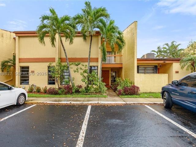 1580 NW 93rd Ave Unit 300, Pembroke Pines, FL 33024