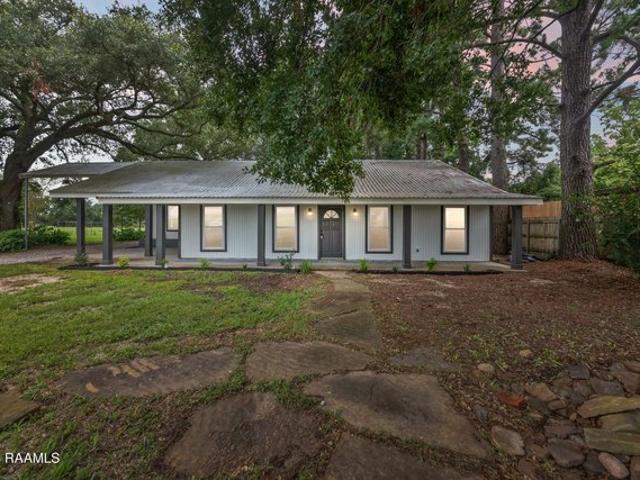 1580 Anse Broussard Hwy, Breaux Bridge, LA 70517