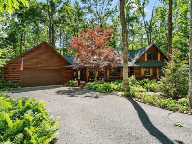 1580 Blackberry Trl, Harbor Springs, MI 49740