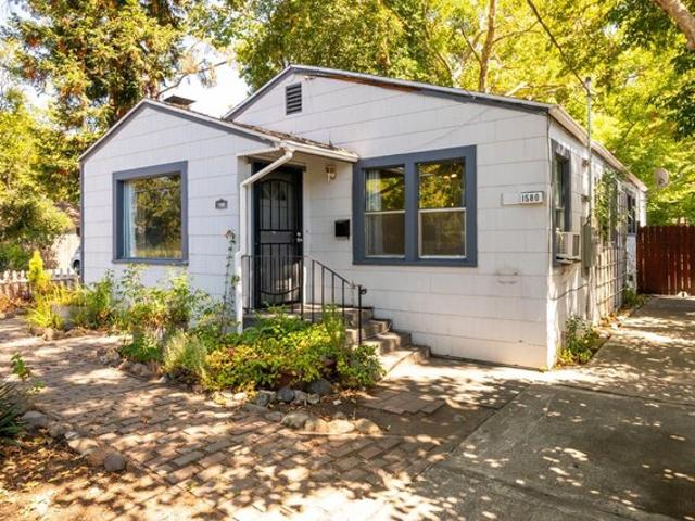 1580 Humboldt St, Santa Rosa, CA 95404