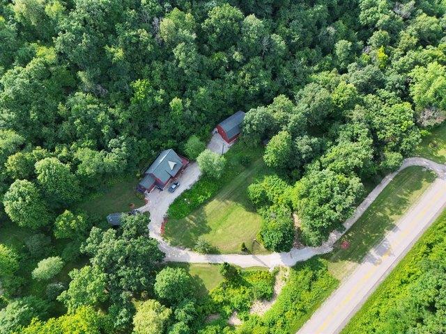 1580 Lansing Harpers Rd, Lansing, IA 52151