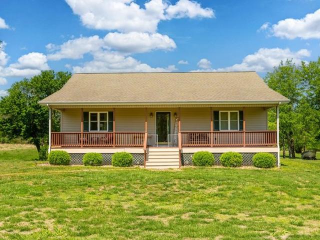 1580 Reevesville Rd, Grantsburg, IL 62943