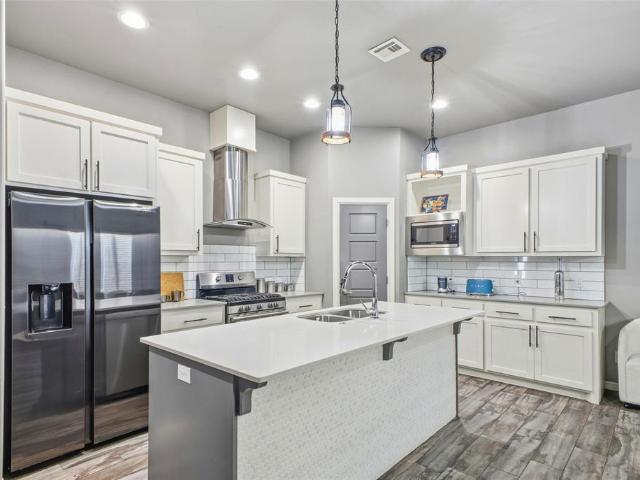 15813 San Clemente Drive