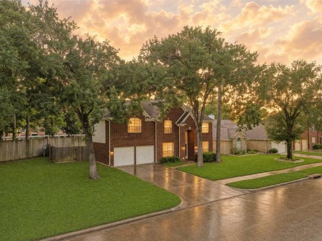 15819 Cutten Rd, Houston, TX 77070