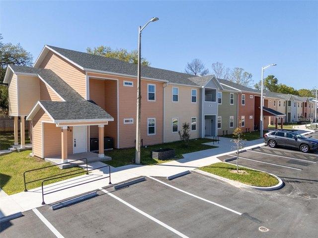 1581 NW 29th Rd Unit 8, Gainesville, FL 32605