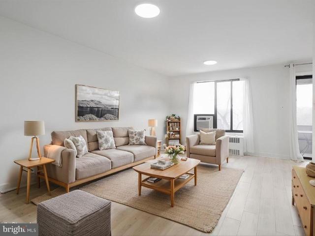 1581 N Colonial Terrace # 201 X