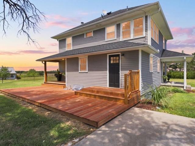 1581 Cheyenne Rd, Moundridge, KS 67107