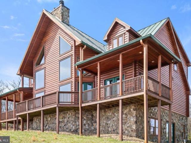 1581 Great Mountain Ln, Winchester, VA 22602