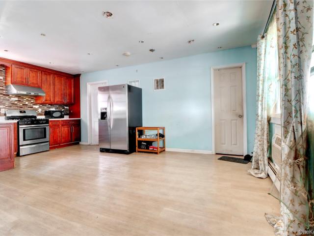 1581 th Avenue