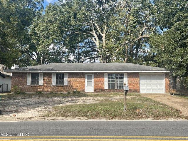 15820 Big Ridge Rd, Biloxi, MS 39532