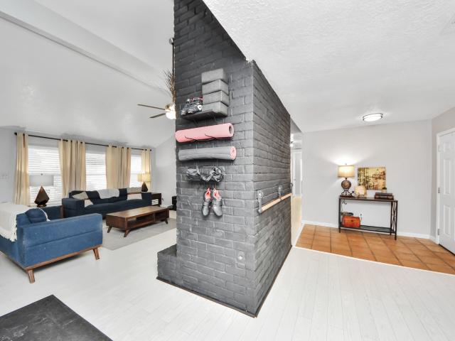 15822 Laurel Heights Drive